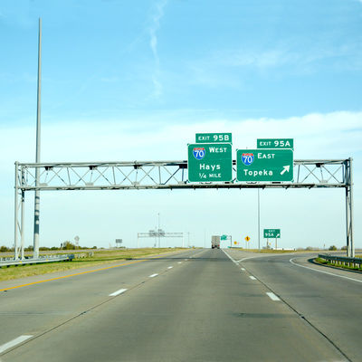 Traffic Sign 35m Galvanized Steel Structures Tubular steel pipes Material