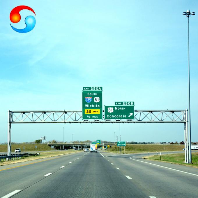 10m Dual Arms LED Lamp Post Q235 Galvanized Steel Street Lighting Pole