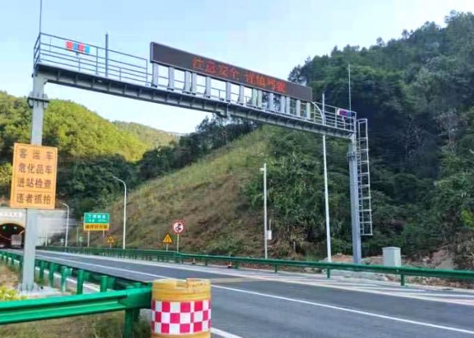 Galvanized Street Lighting Traffic Signal Light Pole 45m 9 Meter High ...